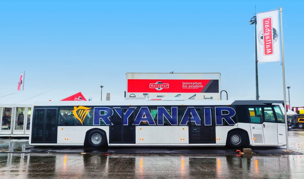 Ryanair skal have 32 kæmpe passagerbusser - STANDBY.dk
